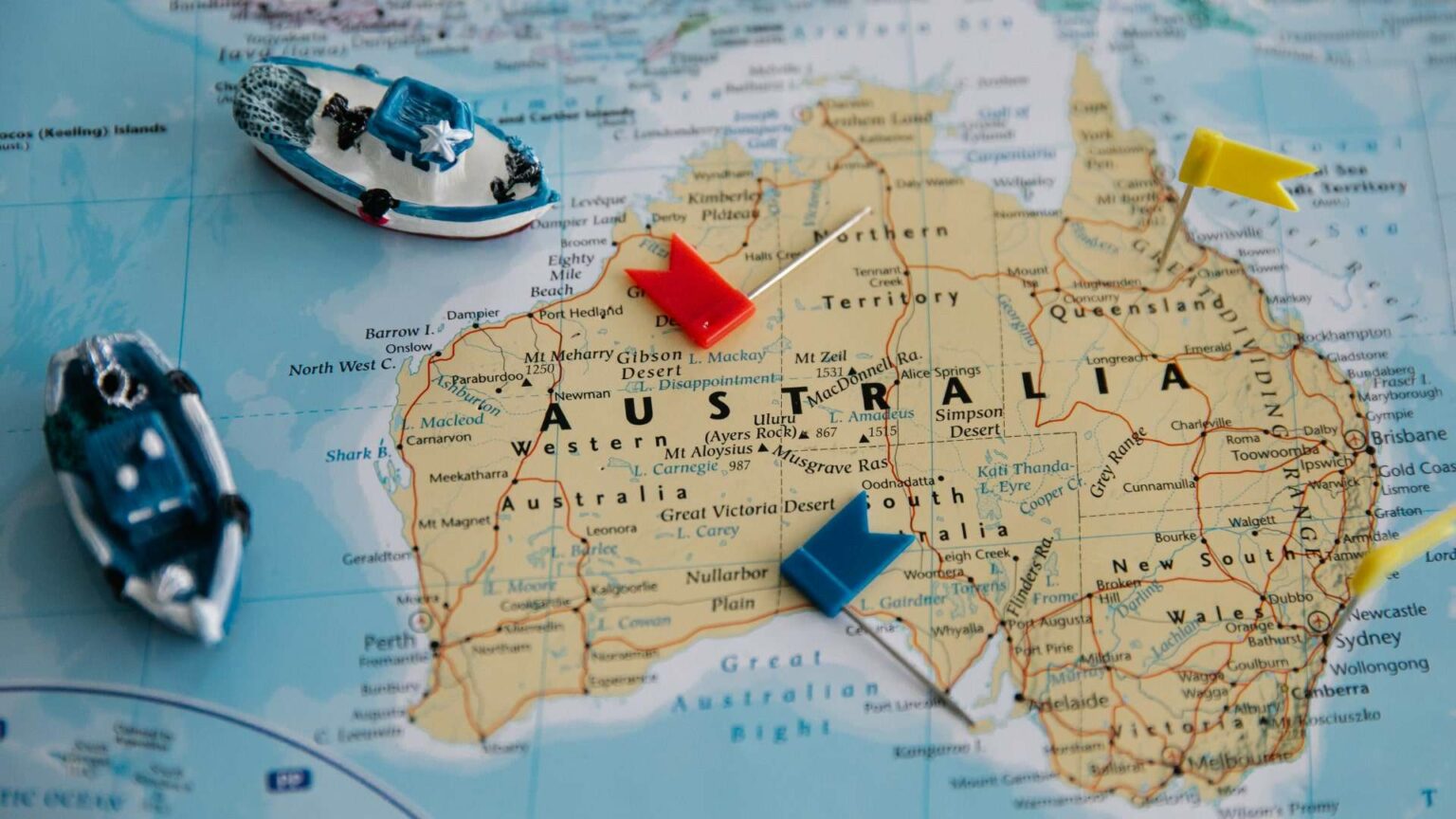 Which Is a Better Place to Live: Perth or Brisbane? [2026]