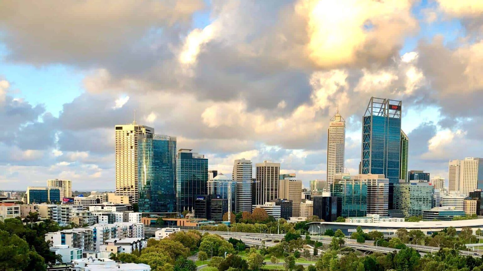Which City Is Better: Perth or Melbourne? [2026]