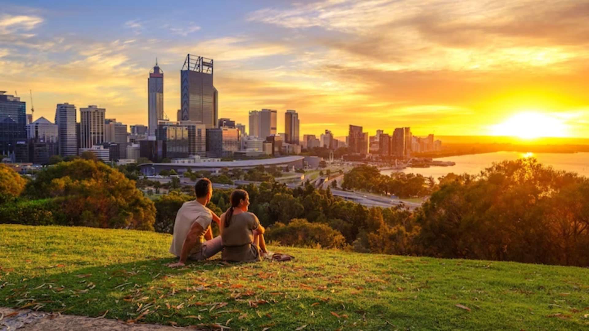 Which Is a Better Place to Live: Perth or Sydney? [2026]
