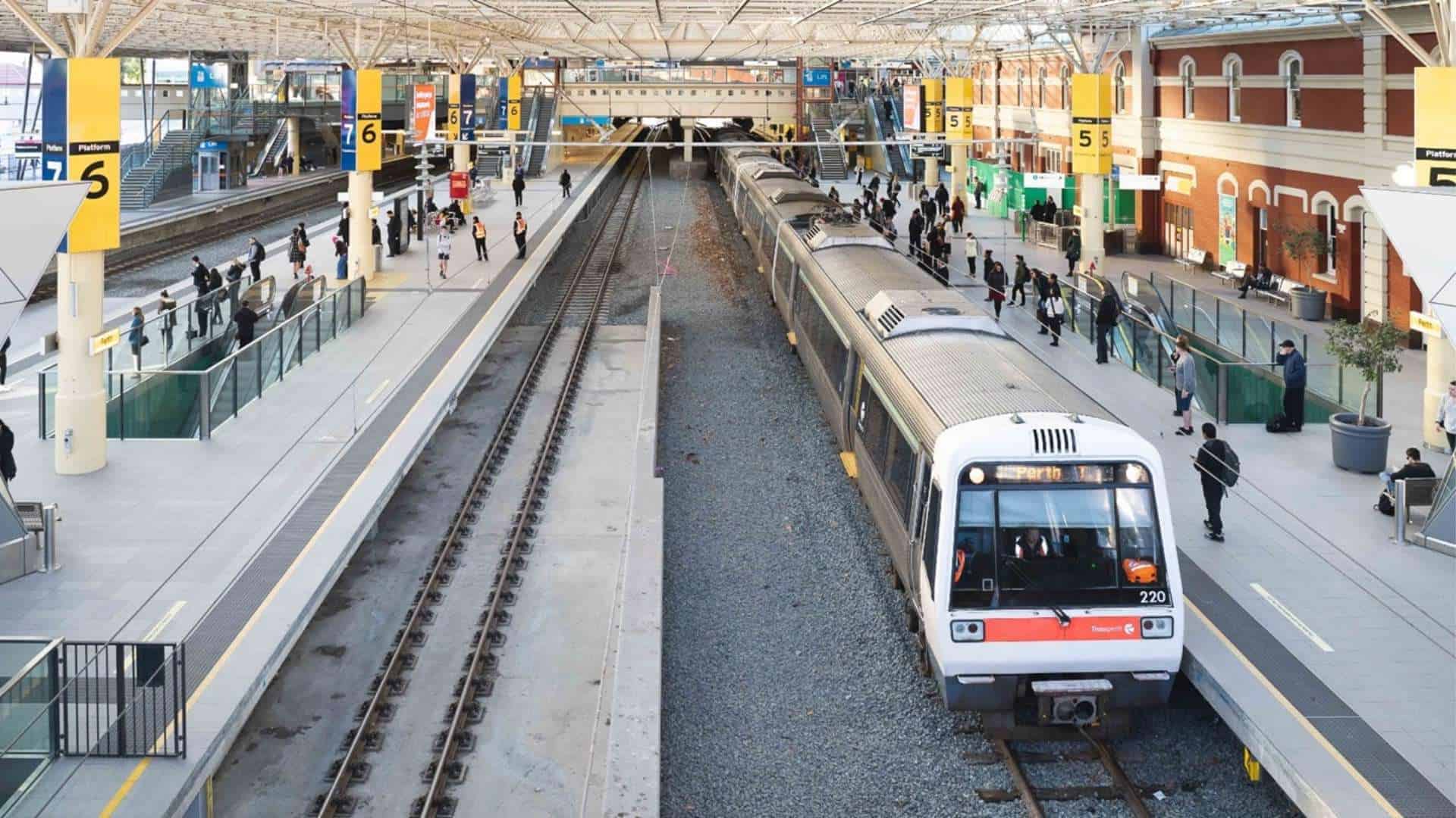 Which Is a Better Place to Live: Perth or Sydney? [2025]